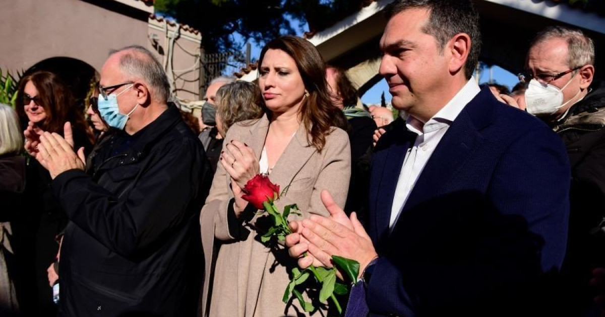 Νότης Μαυρουδής: Πλήθος κόσμου και μεγάλη συγκίνηση στην πολιτική ...