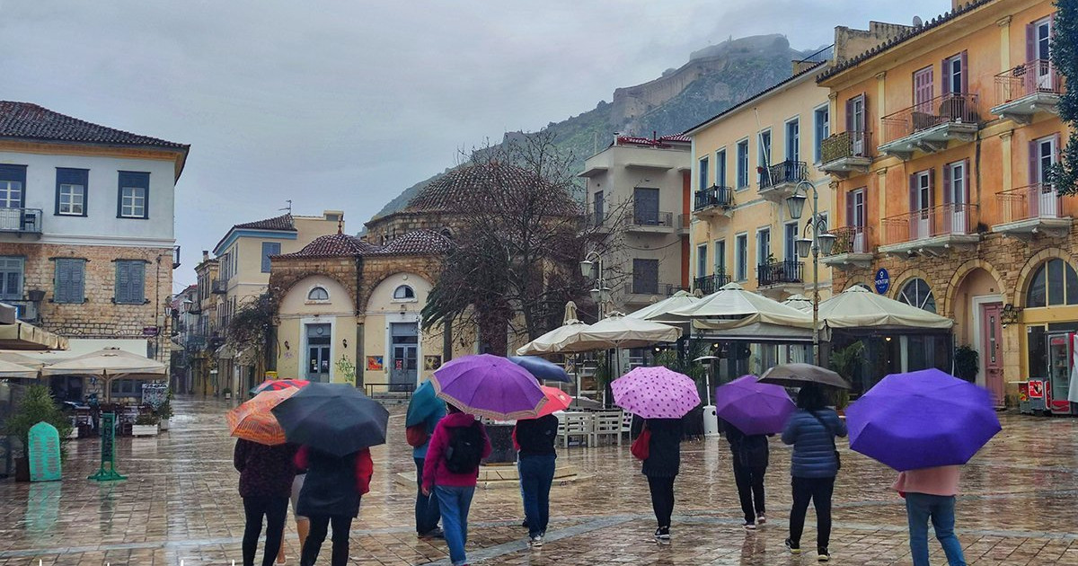 Φέτος το Φθινόπωρο μυρίζει παλιά Ελλάδα: Η νοσταλγία του «κανονικού ...
