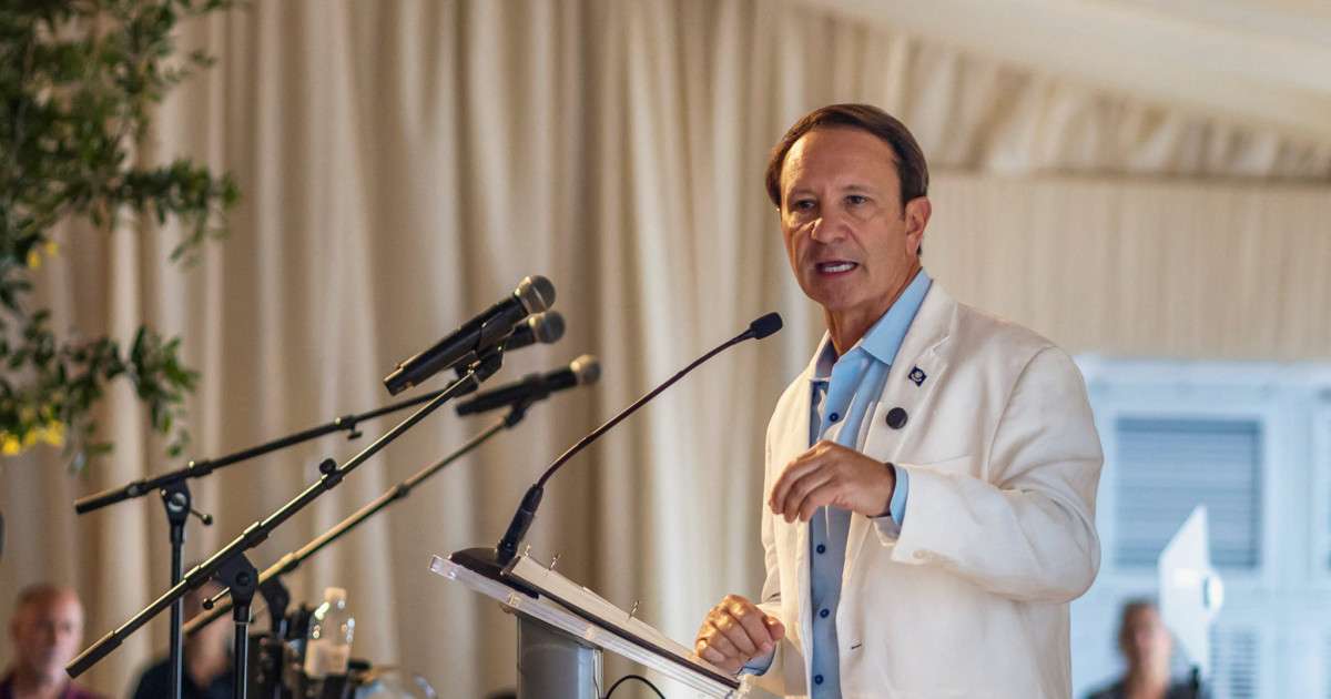 Ποιος είναι ο σκληρός Τζεφ Λάντρι που έχει αποστολή να προσαρτήσει στις ...