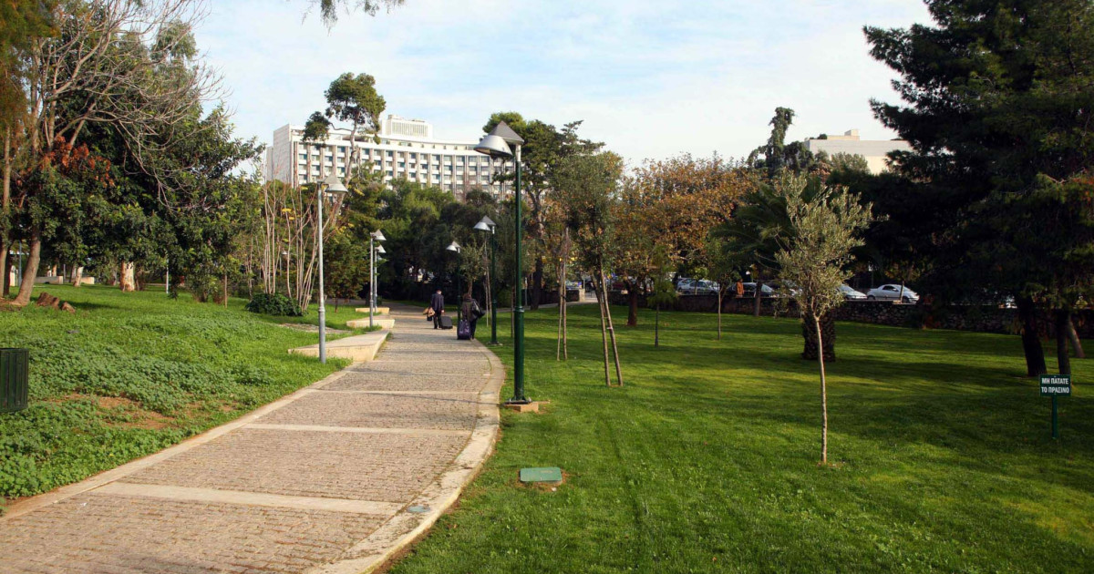 «Κολλάει» στο Πάρκο Ριζάρη η γραμμή 4 του Μετρό: Απειλή για το πράσινο ...