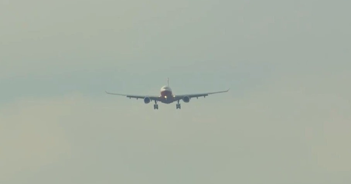 Αεροπλάνο της Frontier Airlines πιάνει φωτιά κατά τη διάρκεια της ...