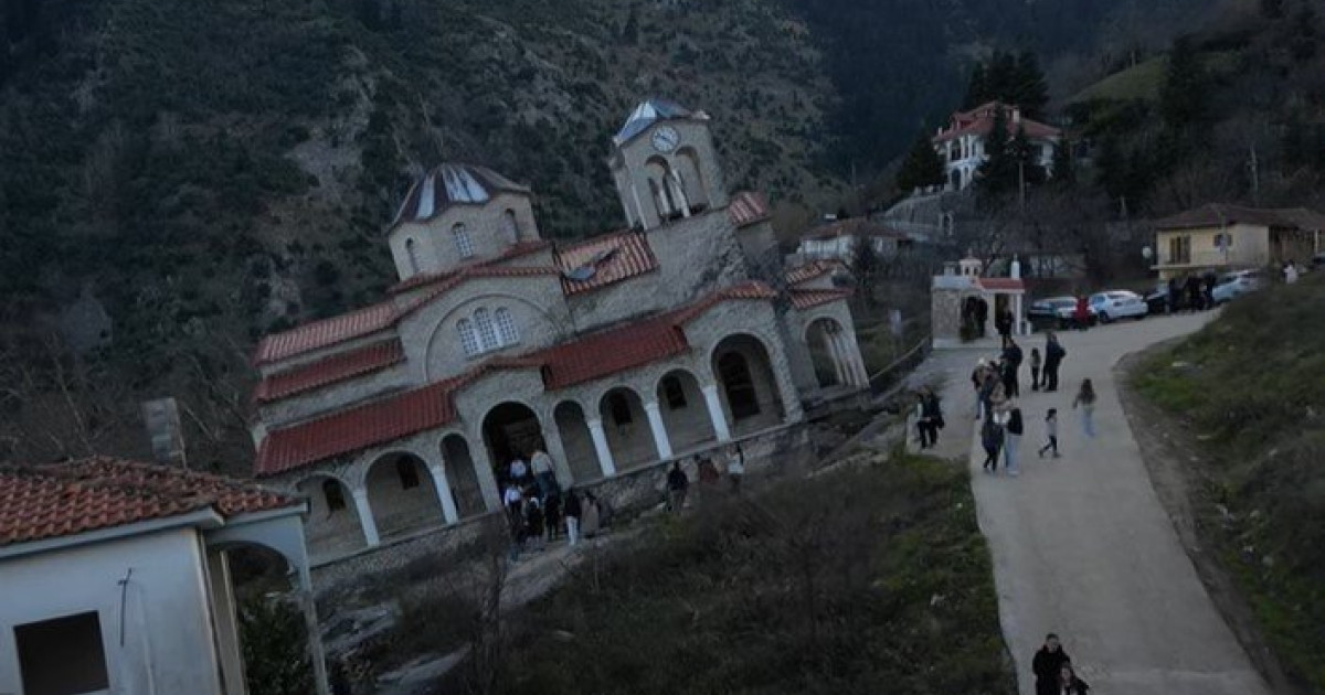 Αυτή είναι η πιο στραβή εκκλησία του κόσμου - Αψηφά τους νόμους της ...