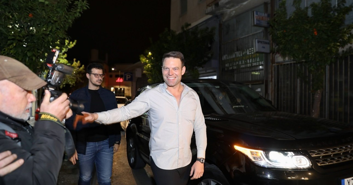 Στέφανος Κασσελάκης: Για ποτό στου Ψυρρή με τον μπασκετμπολίστα Νίκο ...