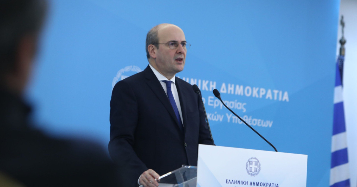 Παπάδες που κάνουν πολιτική, τραπεζίτες που θέλουν να κυβερνούν ...