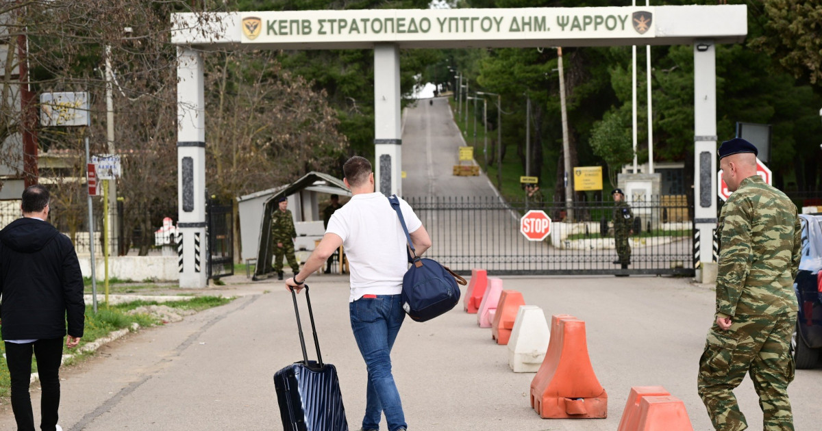 Θήβα: Πέρασε την πύλη ο στρατιώτης Στέφανος Κασσελάκης | Flash