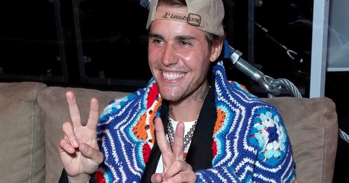 Justin Bieber: Αποκοιμήθηκε σε συναυλία του Coachella και έγινε viral ...