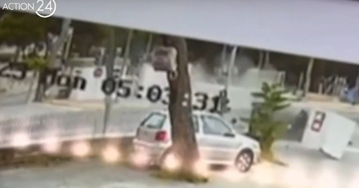 Τροχαίο στη Λεωφόρο Μαραθώνος: Τούμπαρε αυτοκίνητο - Βίντεο ντοκουμέντο στο Action24 | Flash