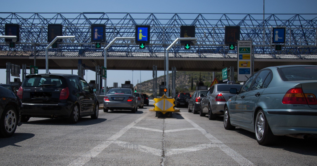 Αυξημένα μέτρα της Τροχαίας για την έξοδο του τριημέρου της 28ης ...