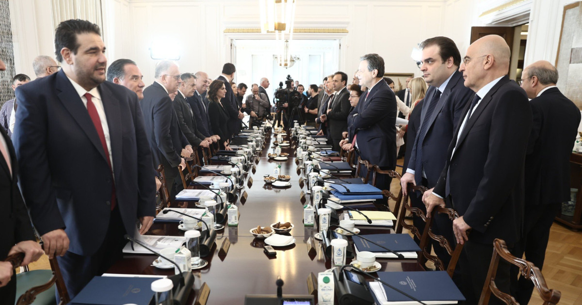 Δημοσκόπηση ALCO: Οι πιο επιτυχημένοι υπουργοί - «Αχίλλειος πτέρνα» της ...