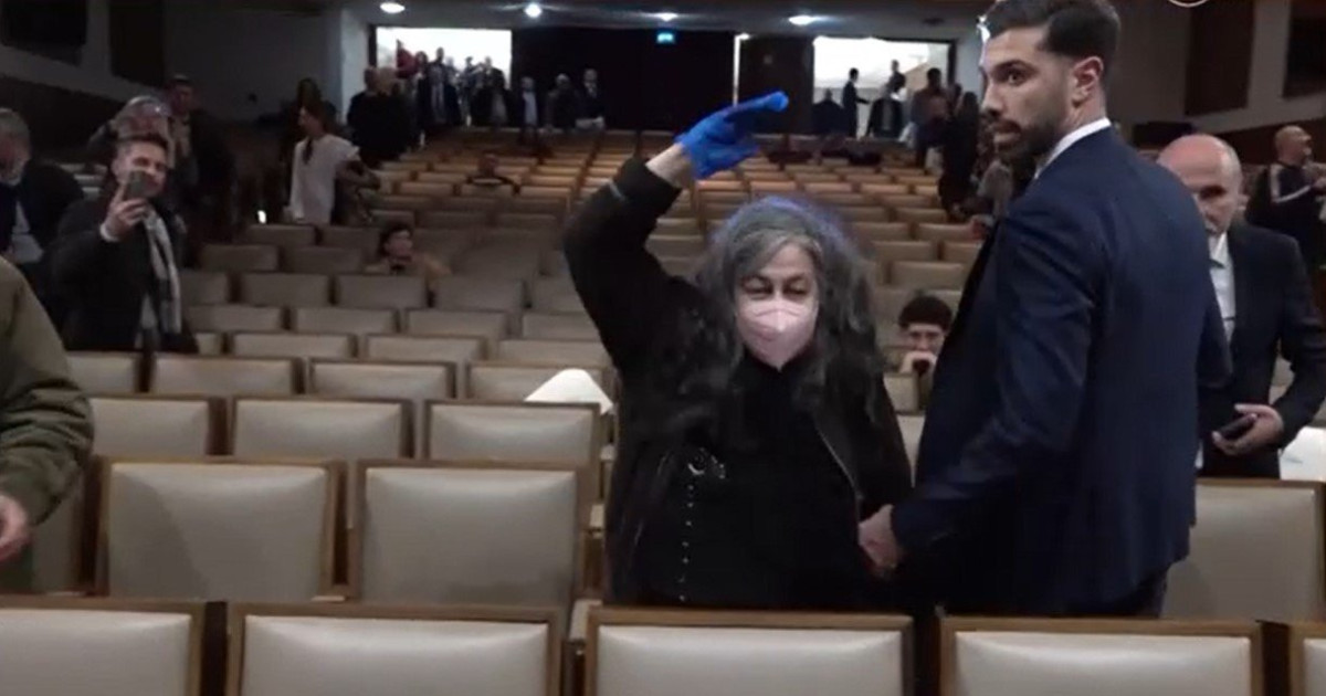«Στην κόλαση θα πας»: Η Ελένη Λουκά εισέβαλε στην παρουσίαση βιβλίου ...