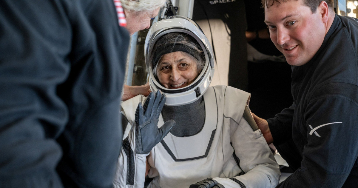 «Επιτέλους σπίτι»: Οι αστροναύτες της NASA «πάτησαν» Γη μετά από 9 ...