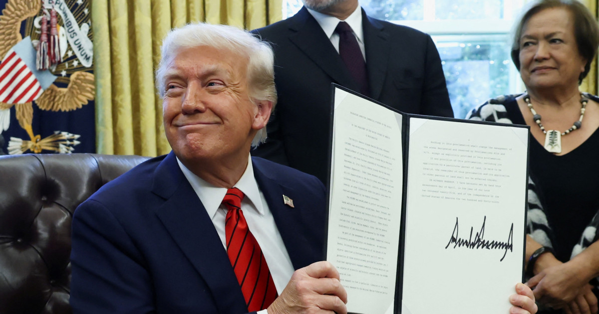 Ντόναλντ Τραμπ: 100 μέρες προεδρίας... 130 διατάγματα - Διαλύει τα ...