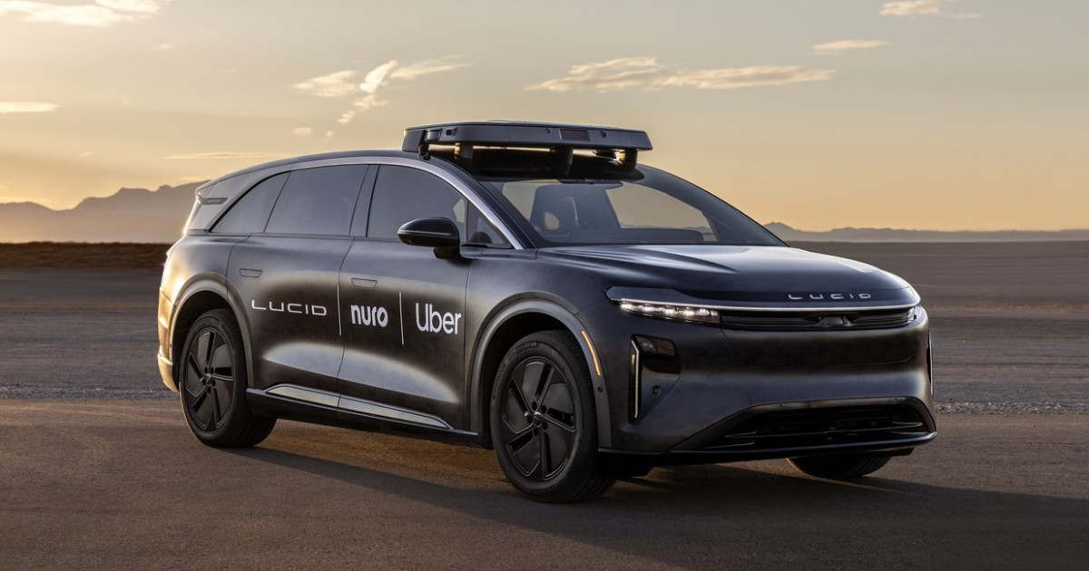 Νέα εποχή για την Uber: Επενδύει $300 εκατ. για 20.000 ρομποταξί | Flash